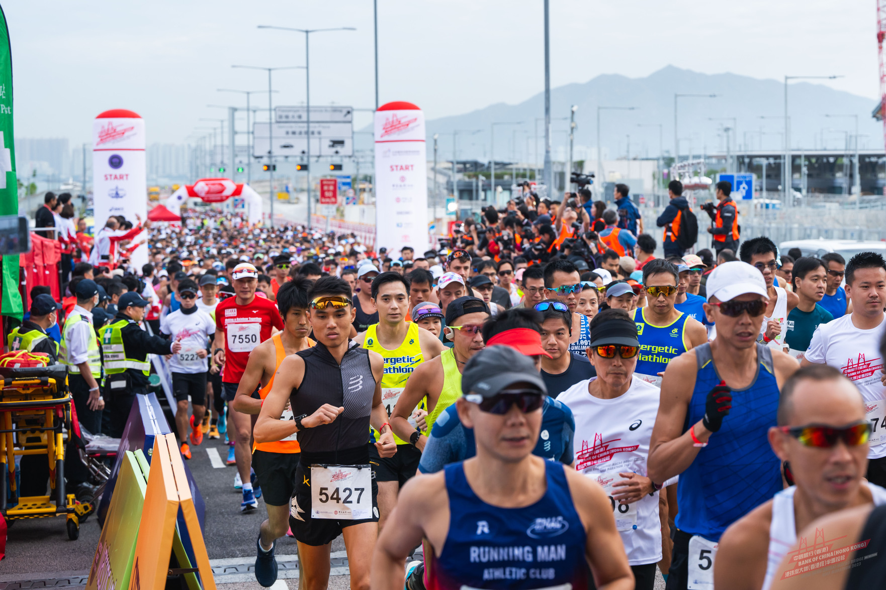 First-Ever Half Marathon on Hong Kong-Zhuhai-Macao Bridge: A Day of ...